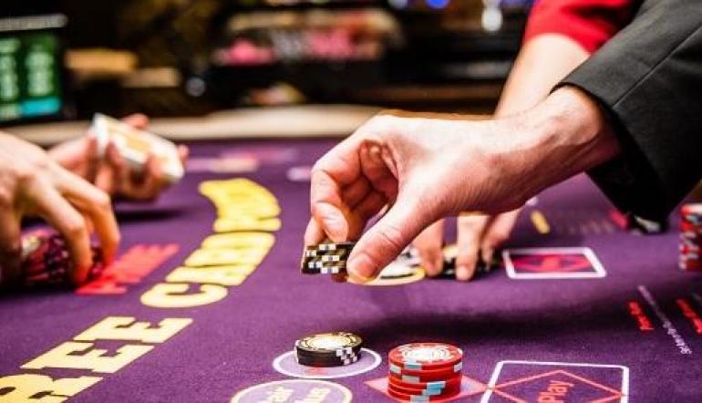 Advanced Card Counting: Blackjack Strategy Deviations